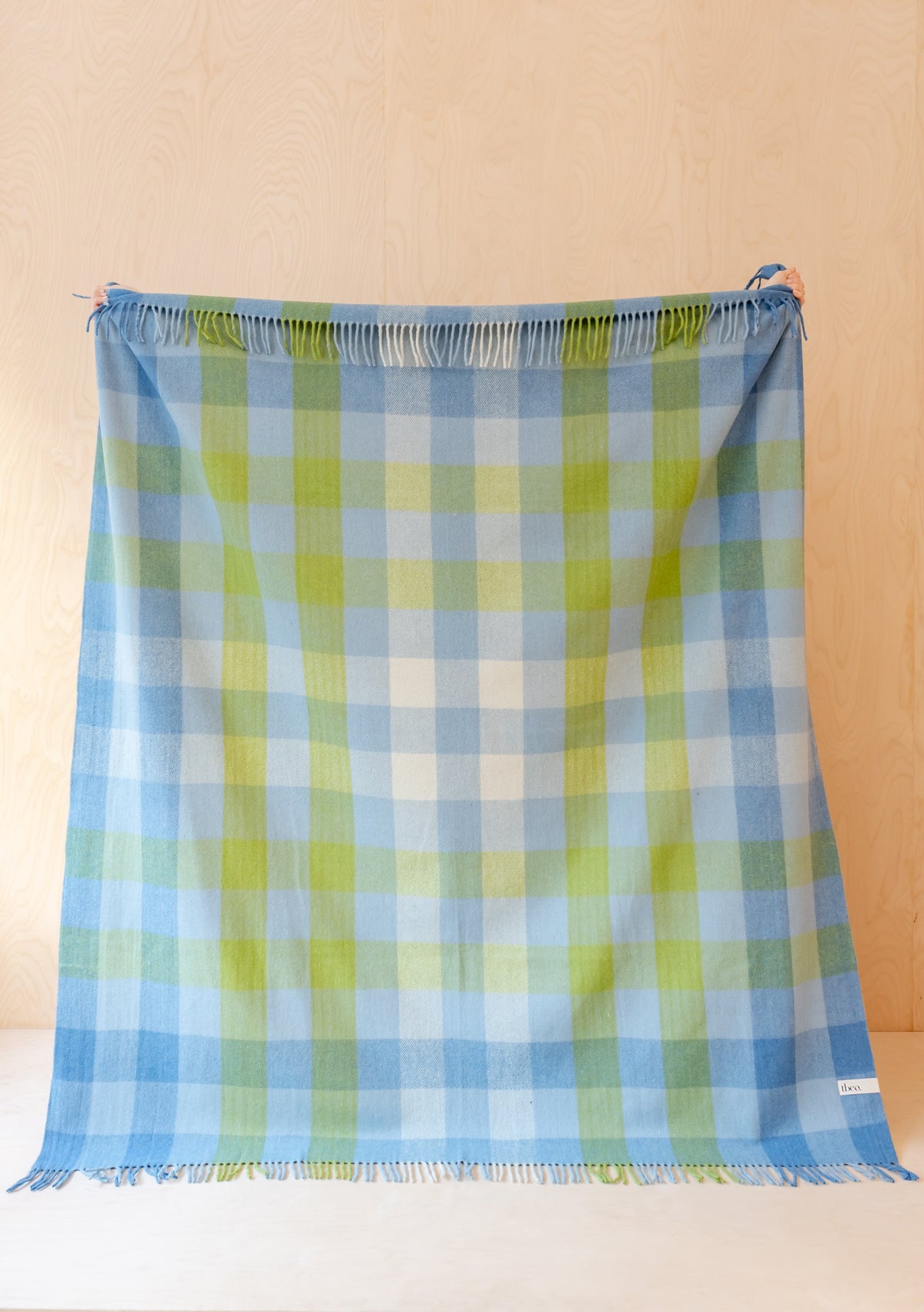 Recycled Wool Blanket in Blue Gradient Gingham – TBCo